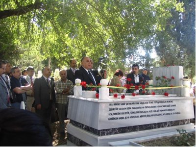 EMO - HASAN BALIKÇI MEZARI BAŞINDA ANILDI
