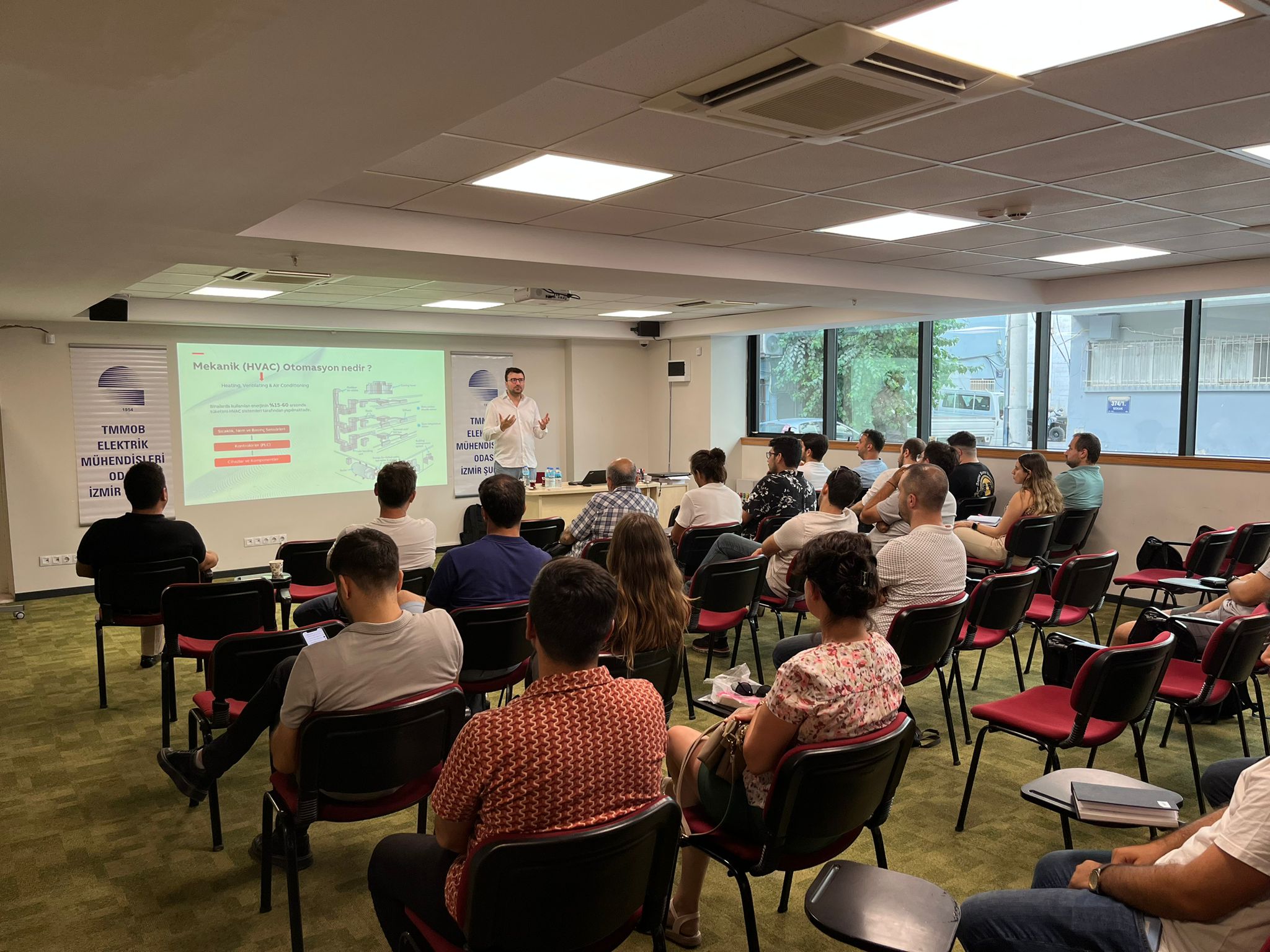 EMO - ABB HVAC-KNX OTOMASYONU VE BİNA YÖNETİM SİSTEMİ SEMİNERİ YAPILDI